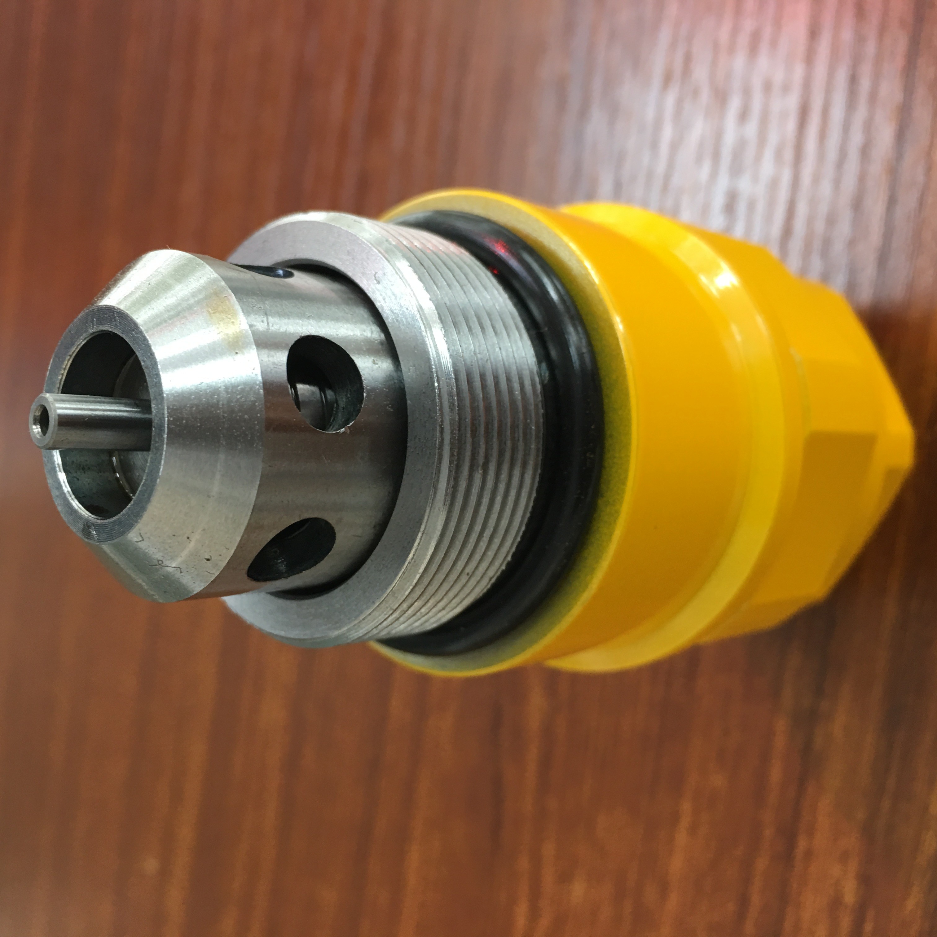 Komatsu Excavator Relief Valve , Oil Control Valve For PC100-6 PC120-6